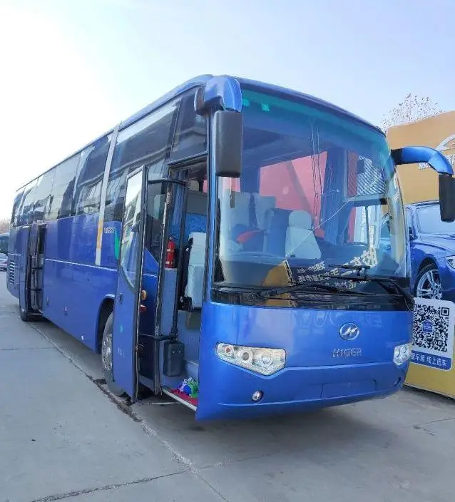 Luxury Tourist Bus Rear Engine Diesel Higer Bus 53 Seater 60 seater ...